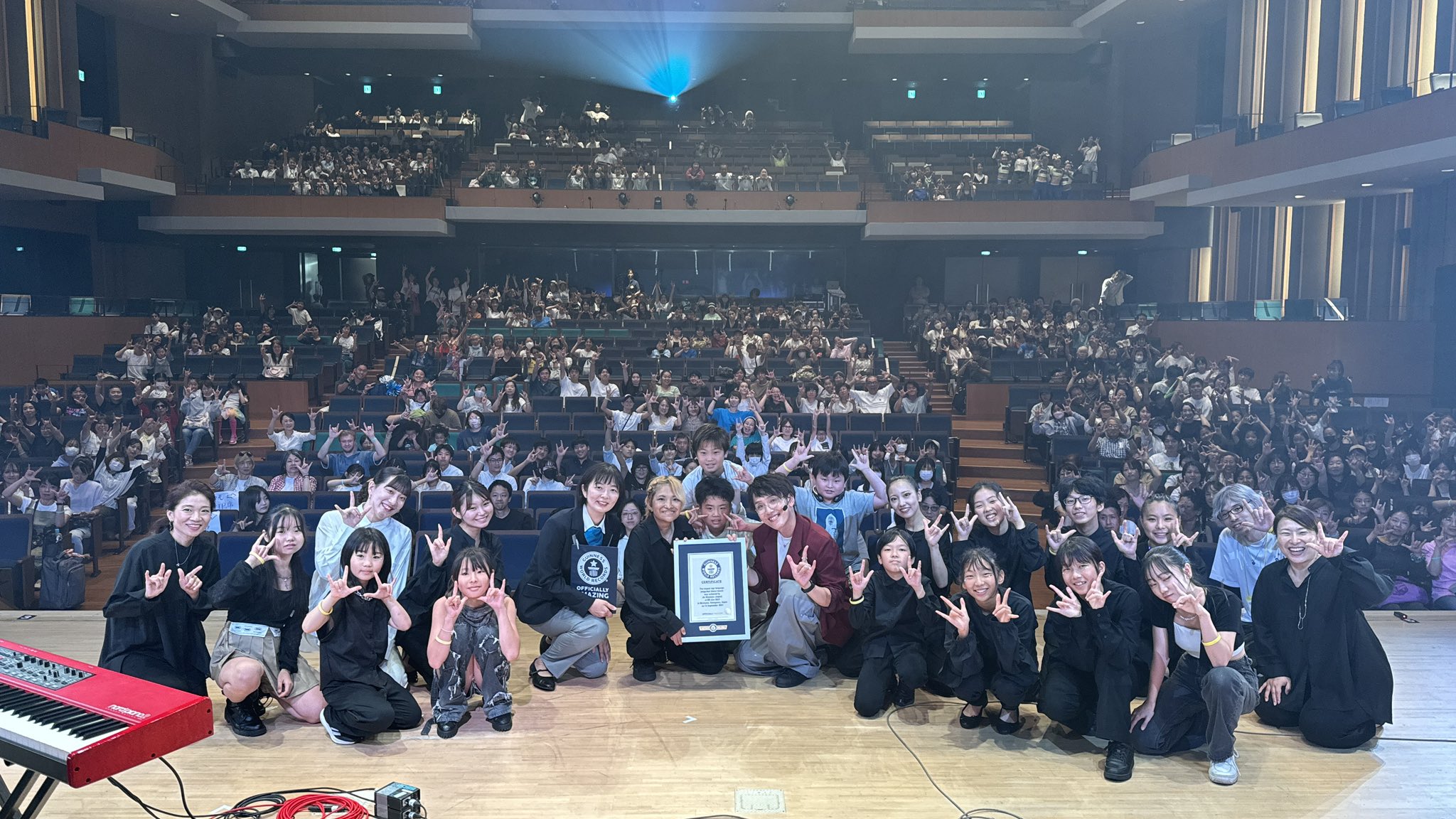 日本最大級の手話ダンスコミュニティ - UD ENTERTAINMENT